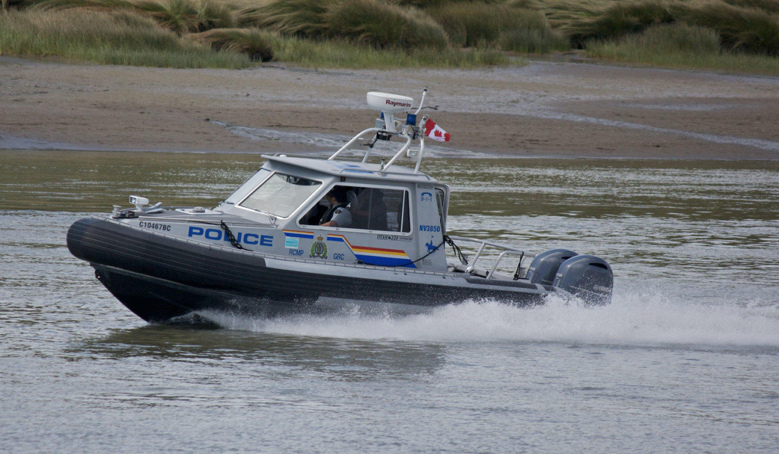Can you operate a boat without a license in Canada?